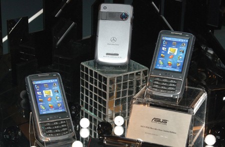 ASUS 發表 P526 時尚 GPS PDA 手機 - [哈燒王 Hot3c]