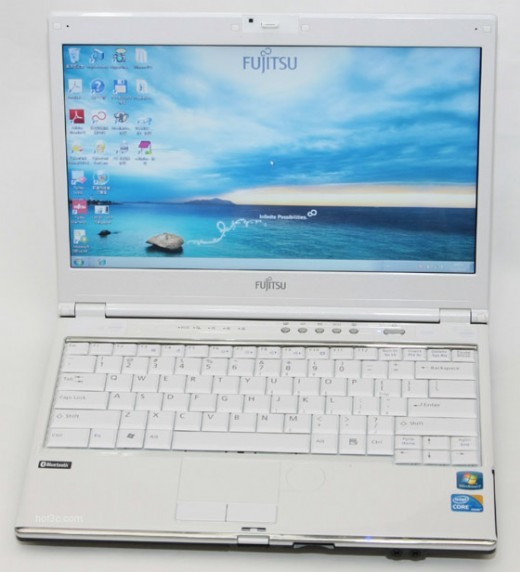 搭載 i5 Fujitsu SH560 評測 - [哈燒王 Hot3c]